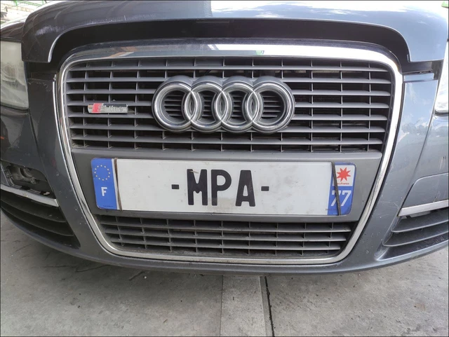 CALANDRE AUDI A6 (4F2) Berline 4F0853651 1Qp EUR 150,00 - PicClick FR