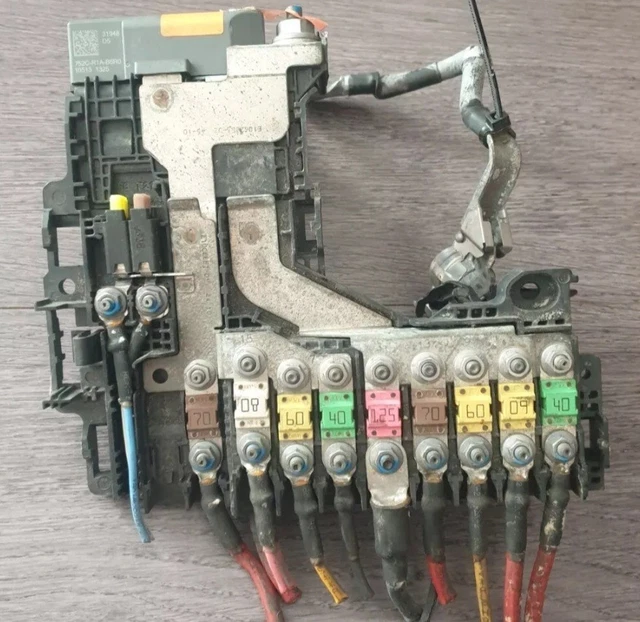 MODULE BOITE A Fusibles Batterie Citroen Peugeot Ref..9665878280 EUR ...