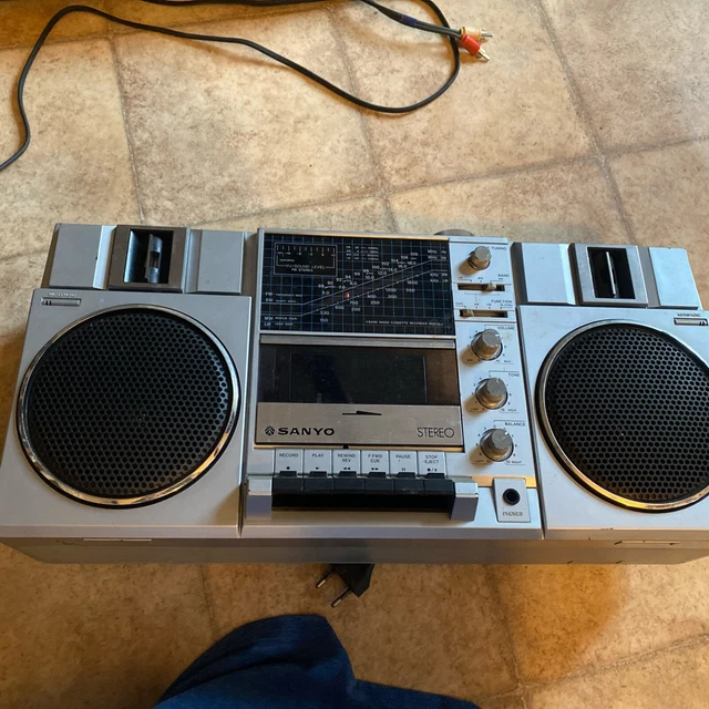 CHAÎNE HIFI LECTEUR de cassettes radio rétro Sanyo, boombox EUR 25,00 ...