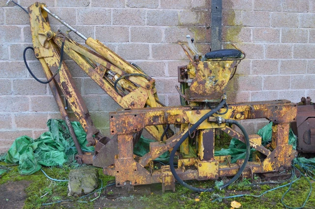 MASSEY FERGUSON 220 Back Actor / Backhoe - as fitted to an Early 203 ...