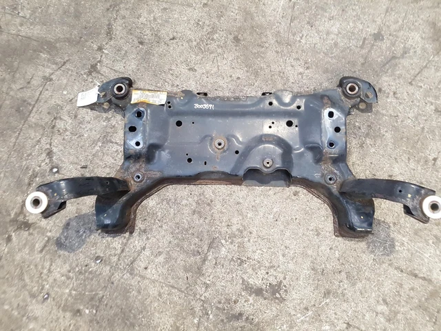 FORD FOCUS MK3 Front Subframe 2013 5 Door Hatchback 1.6L Diesel £108.00 ...