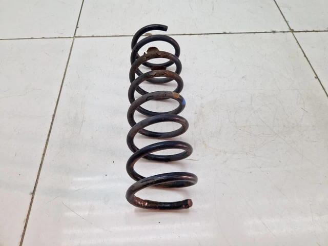 VOLVO V40 MK3 D4 2.0 Diesel Rear Suspension Coil Spring Driver Right ...