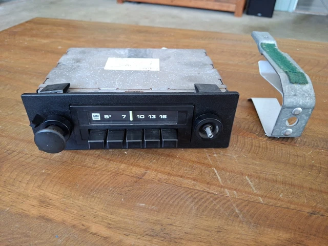 HOLDEN COMMODORE VB VC VH Genuine Factory AM Radio RP60 $85.00 ...