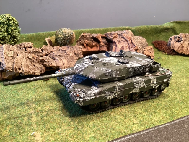 MILITARY BUNDESWEHR TANKS leopard 2A5 battle tanks in winter camouflage ...