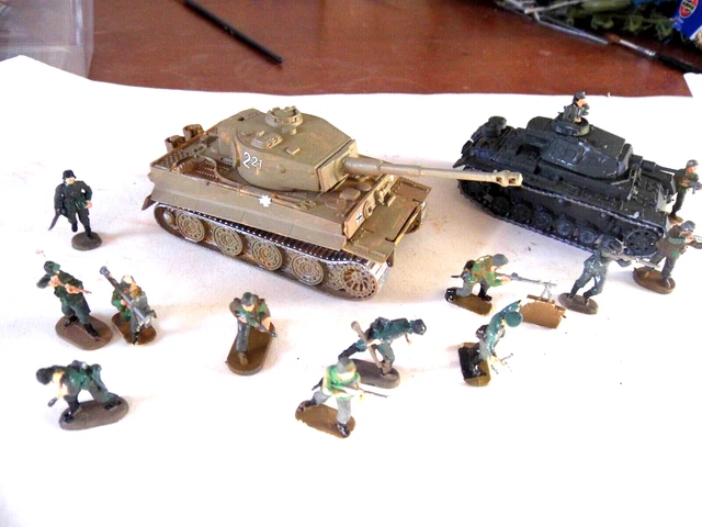 WW2 GERMAN INFANTRY with Mark III and Tiger tank 1/72 scale Italeri £10 ...