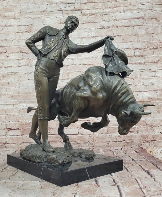 SCULPTURE EN BRONZE Signée De Torero Avec Toro Espagne Mémorabilia ...