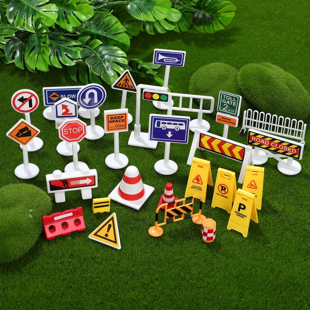 SMALL ROAD SIGNS Street Traffic Light For Kids Child Toddler £18.18 ...