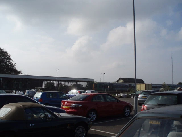 PHOTO 6X4 BARNHAM Station car park Barnham\/SU9604 The famous signal ...