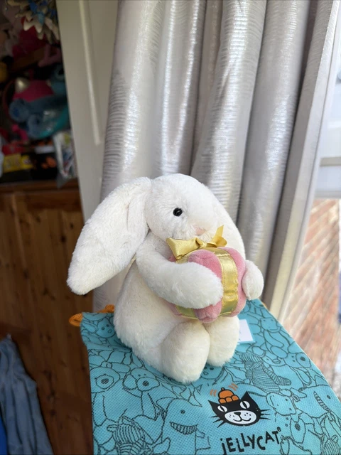 JELLYCAT BASHFUL BUNNY With Present & Dust Bag Retired £37.10 - PicClick UK