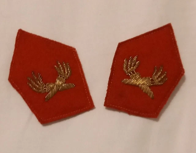 ÉCUSSONS PAIRE DE d'insignes de col service des essences SEA EUR 7,00 ...