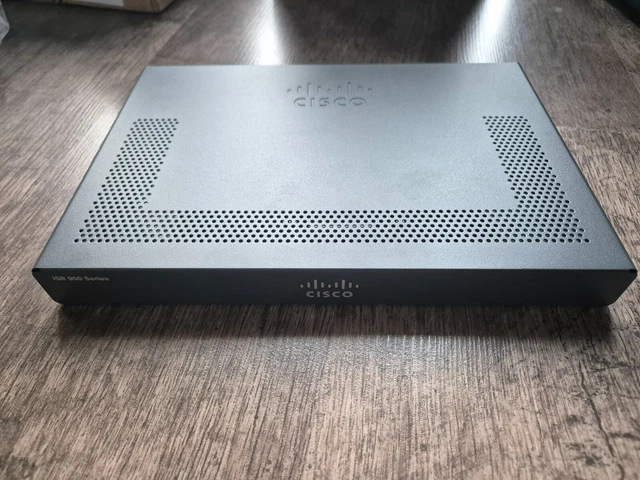 CISCO ISR900 C927-4P integrated services router (NB! European plug) £ ...