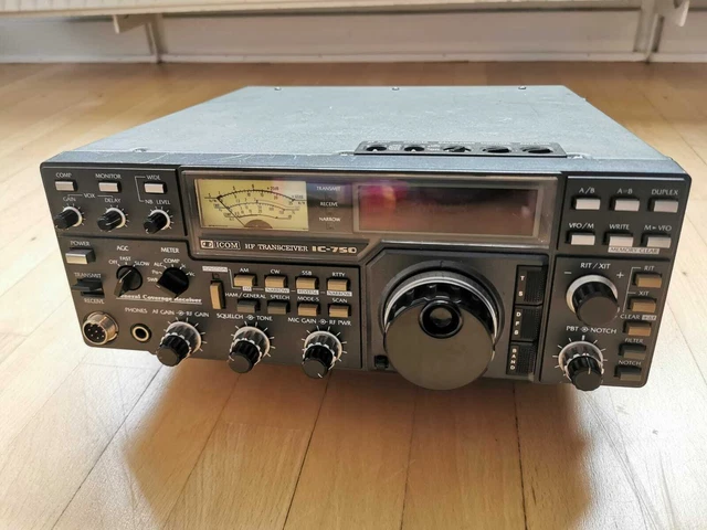 RICETRASMETTITORE ICOM IC-750 HF con microfono IC-HM12. Testato ...