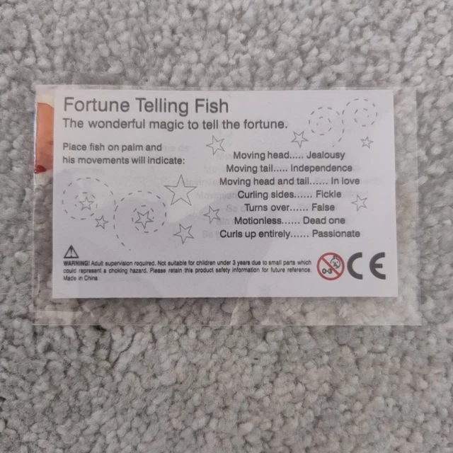 FORTUNE TELLING FISH – Red Novelty Palm-Size Gag Gift / Stocking Filler ...