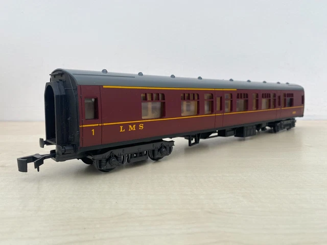 O GAUGE LIMA LMS Mk 1, composite coach. 15865 (3 of 6). 2 or 3 rail Bxd ...