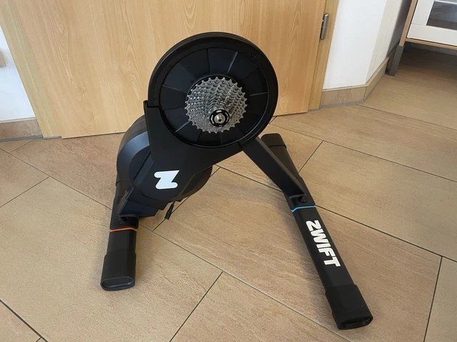 ZWIFT HUB SMART Trainer Direct Drive – Modell Z004 – gekauft 2023 – nur ...