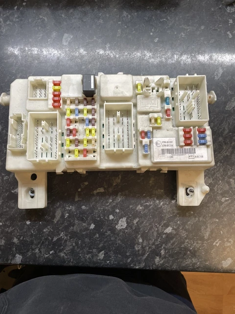 FORD KUGA MK1 Body Control Module Fuse Box Bcm 7M5T-14A073-Jf 2008-12 ...