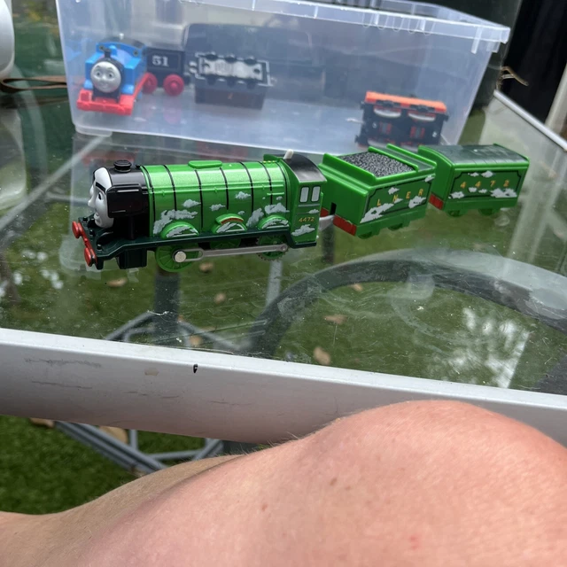 TRACKMASTER THOMAS & Friends FLYING SCOTSMAN Motorised Battery Train ...