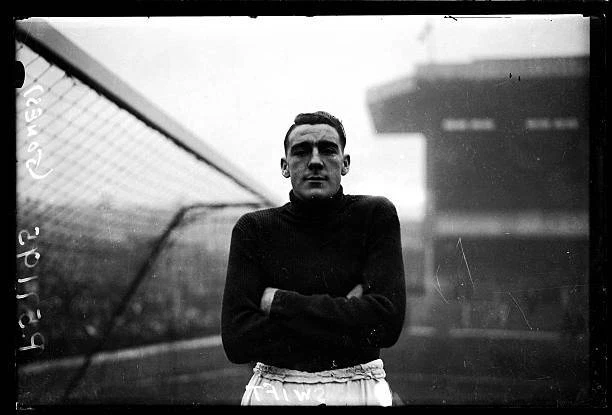FRANK SWIFT MANCHESTER City goalkeeper Soccer Historic Old Photo 1 $9. ...