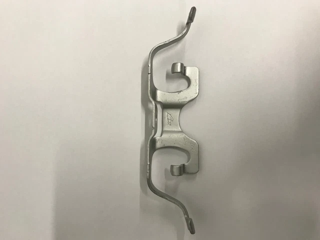 NEW GENUINE MERCEDES-BENZ W205 C-Class W253 GLC REAR Caliper Spring ...