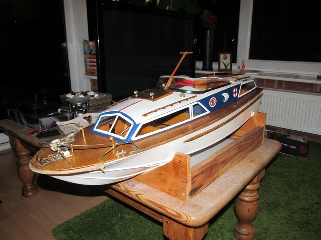 VINTAGE HUNTSMAN radio controlled boat 1970's with vintage Sanwa Radio ...
