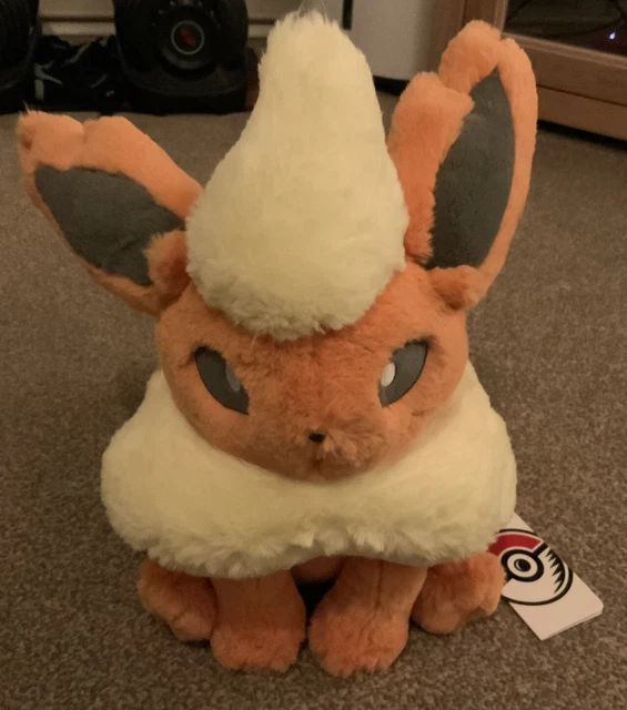 POKÉMON CENTER FLAREON Comfy Friends Fluffy Hugging Fuwa Fuwa Daki ...