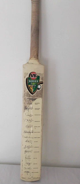 VB SERIES 2002/2003 Ricky Ponting's Australian team Signed cricket bat ...