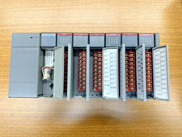 RACK AB SLC 500 avec modules 1746-A7 1747-L511 1746-IA16 1746-OA16 1746 ...