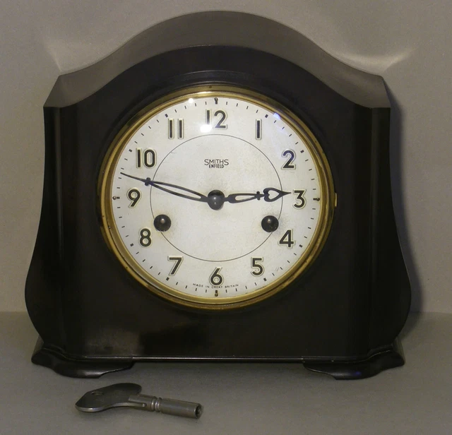 SMITHS 8 DAY Striking Bakelite Mantel Clock Key GWO 1951-66 VGC £25.99 ...