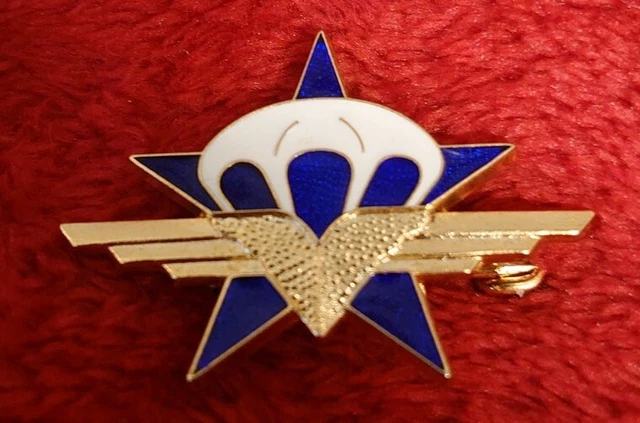 INSIGNE MILITAIRE 1ER régiment chasseur parachutiste Arthus Bertrand édition Atl EUR 8,00 ...