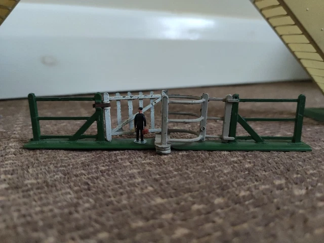 RARE KISSING GATE SCALE 'G' GAUGE RAILWAY DIECAST MODEL- MAKER UNKNOWN ...