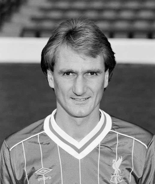 PHIL THOMPSON OF Liverpool At Anfield 1983 OLD PHOTO $9.00 - PicClick AU