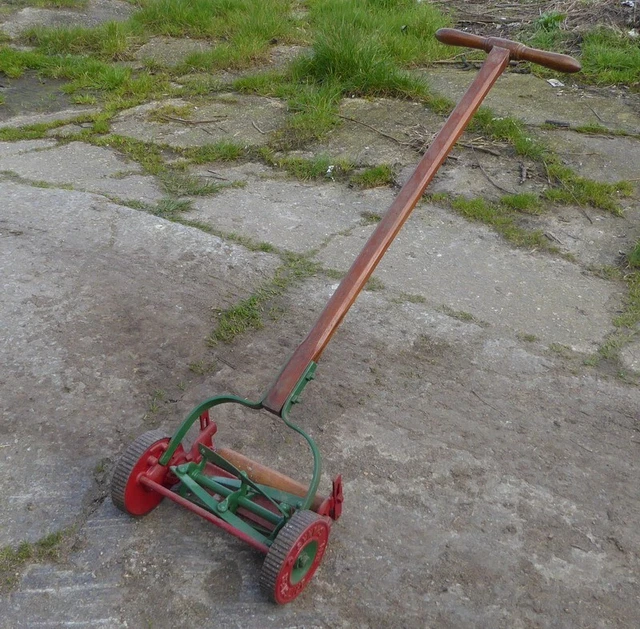 VINTAGE SHANKS BRITISHER lawn mower 10 inch £50.00 - PicClick UK