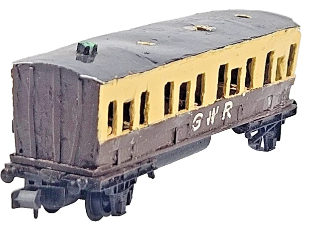 GRAHAM FARISH N Gauge GWR Coach Color Chocolate Cream Passenger ...