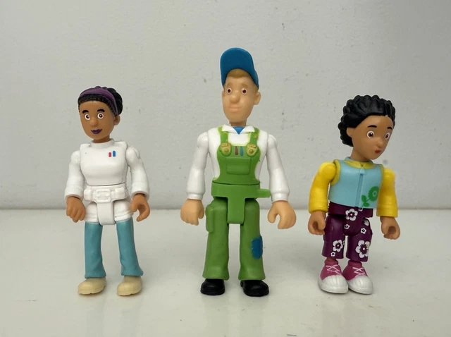 FIREMAN SAM FAMILY Mike Flood Helen and Mandy Flood Toy Figures Rare £ ...