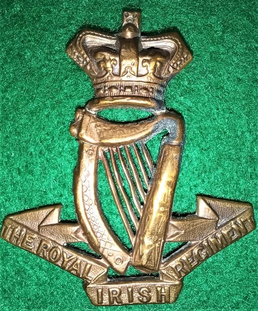 IRISH - THE Royal Irish Regiment QVC Victorian Cap Badge, KK 613 $115. ...