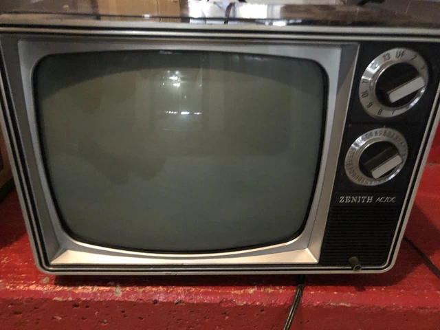VINTAGE ZENITH MODEL BT121W2 Portable CRT TV 1985 Retro Television BW £ ...