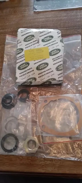 NEW GENUINE LAND Rover Defender Steering Box Seal Kit STC603 £100.00 ...