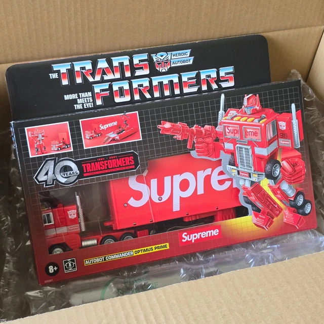 SUPREME TRANSFORMERS G1 Optimus Prime Figure - Red - SS25 - In Hand ...