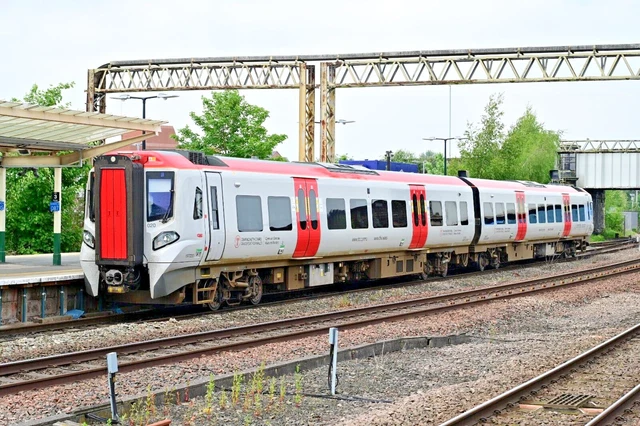 CLASS 197 N 197020 in tfw at chester £1.00 - PicClick UK