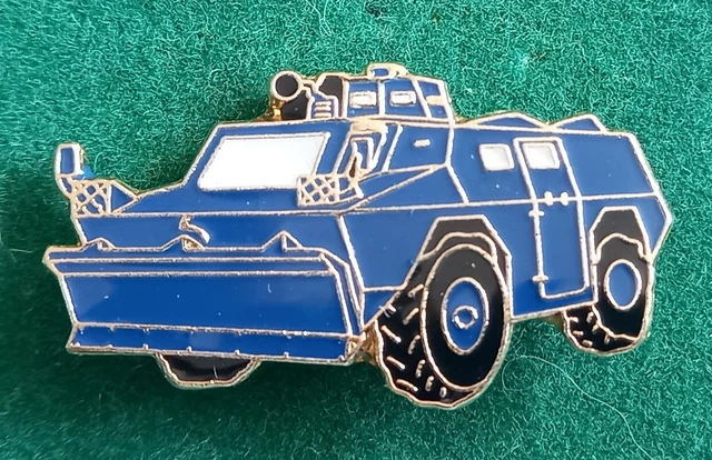 PIN'S PINS PIN Epoxy CRS gendarmerie Police GIGN Militaire Vehicule ...