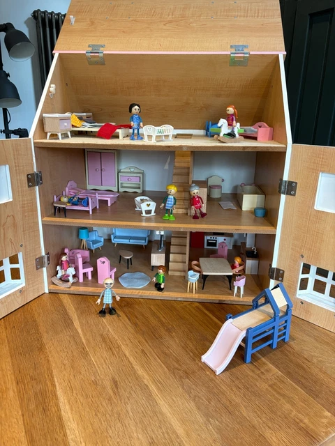 LARGE WOODEN DOLLS House, Furniture and Dolls £21.50 - PicClick UK