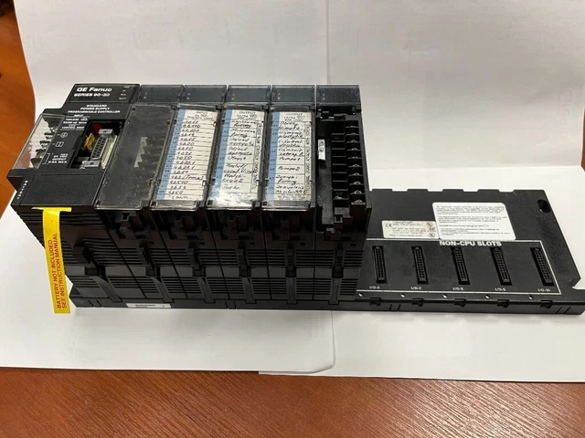 PRESSE À INJECTER FANUC série 90-30 avec panneau /#G M1Q 5221 EUR 1.836 ...