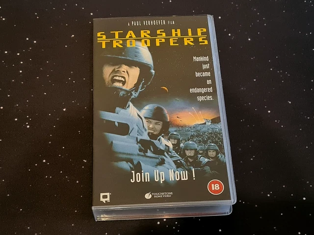 STARSHIP TROOPERS ~ Touchstone VHS ~ Casper Van Dien, Neil Patrick ...