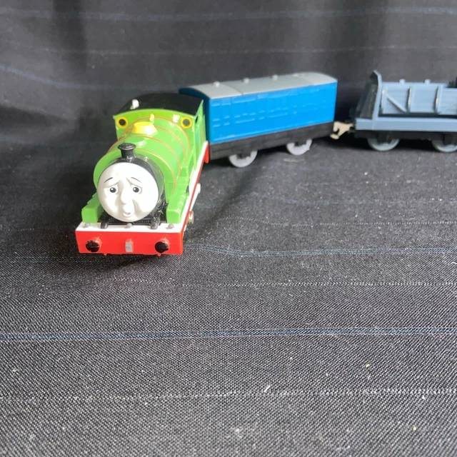 THOMAS & FRIENDS TrackMaster R/C PERCY motore ferroviario auto extra ...