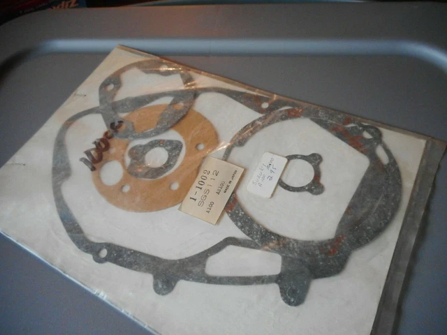 NOS SUZUKI A100 AC100 AS100 1969 INCOMPLETE Gasket Set 10000-21804 EUR ...