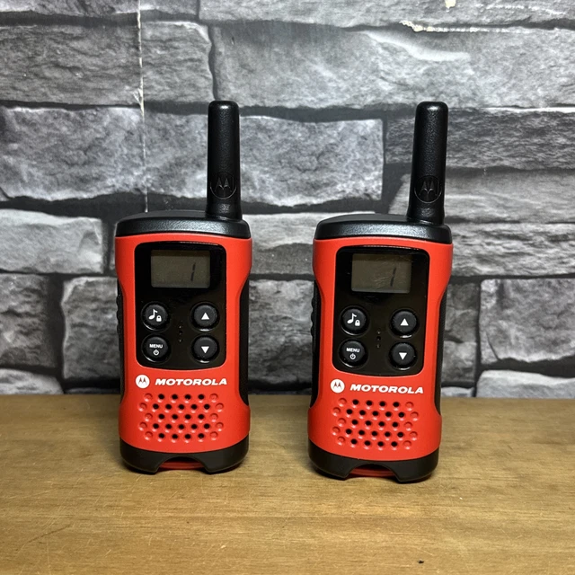 MOTOROLA TLKR T40 Walkie Talkies Pair 2 Way Radio Red Compact £26.67 ...