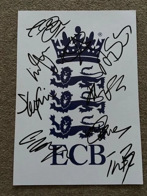 ENGLAND ECB SHEET 2011 - Signed x 9 England Players - Cook, Strauss etc ...