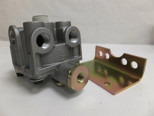 BENDIX 909828 GENUINE Relay Brake Valve T-294859-e. With fittings and ...