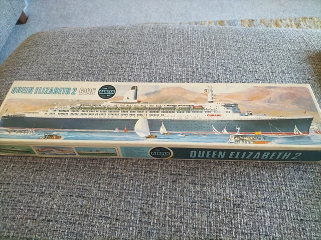 AIRFIX 1/600 SCALE Queen Elizabeth 2 Model Kit. Seaked Contents. Late ...