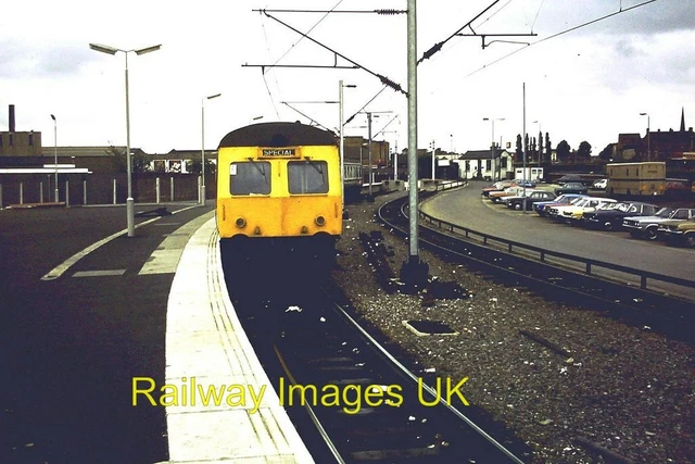 RAILWAY PHOTO -WOLVERHAMPTON Station terminus platform c1980 £2.00 ...